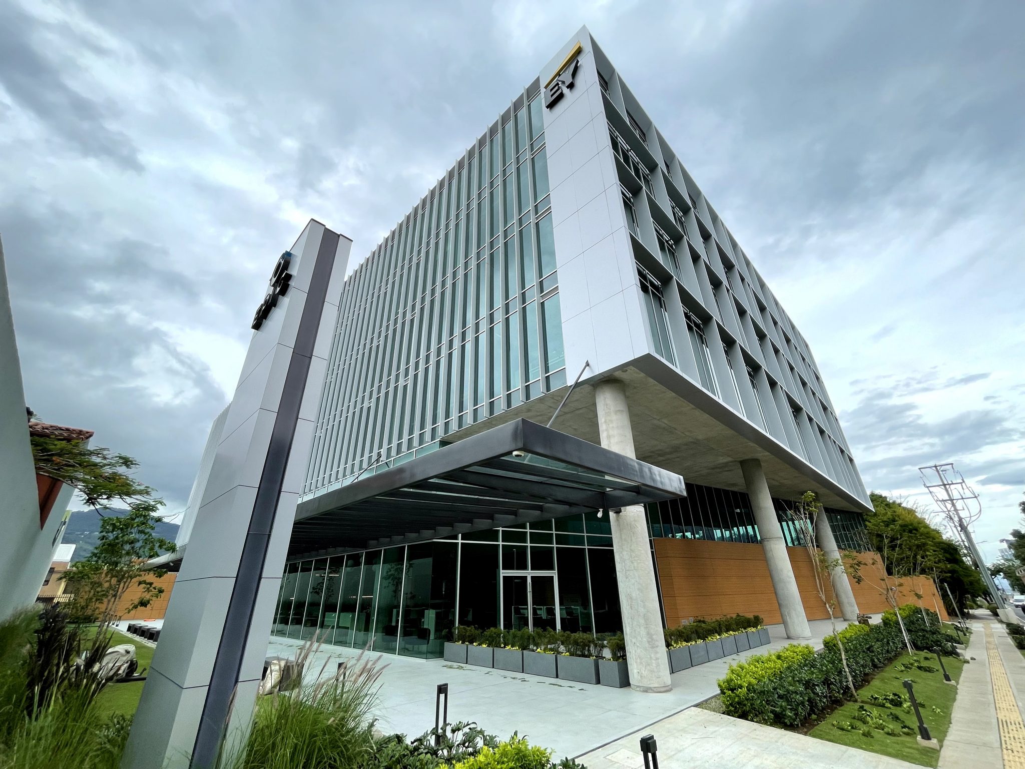 EY Costa Rica inaugura nuevas oficinas e integra todos sus servicios ...